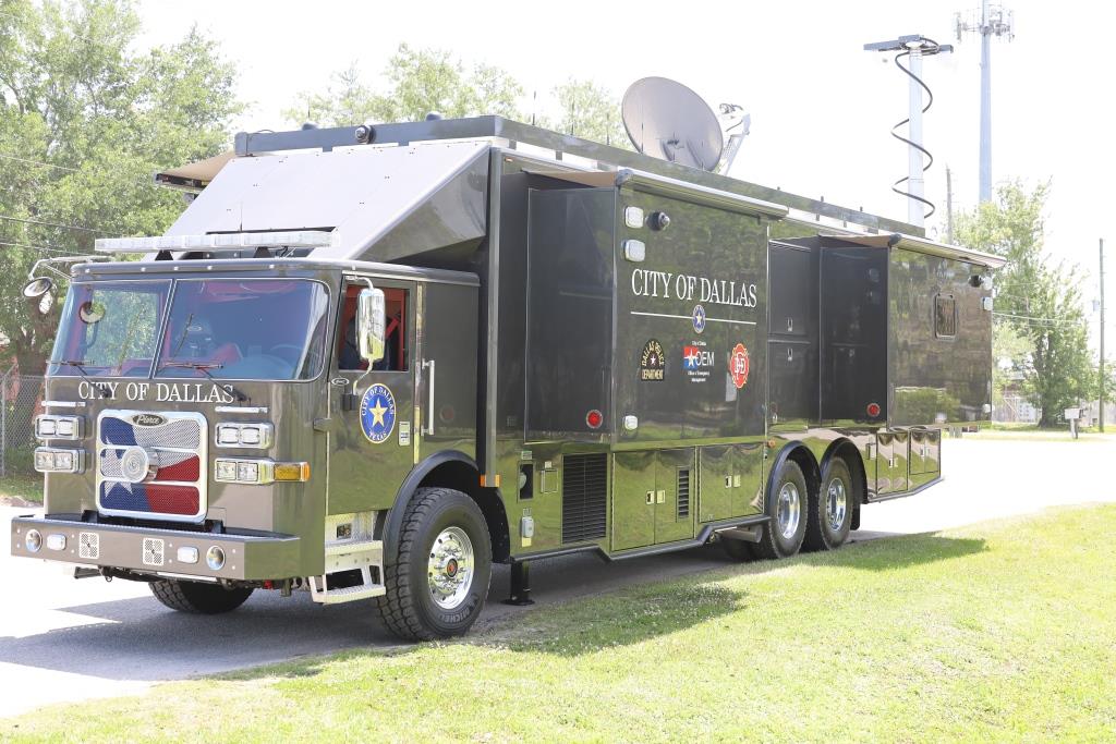 Large Mobile Command Vehicles | Frontline Communications